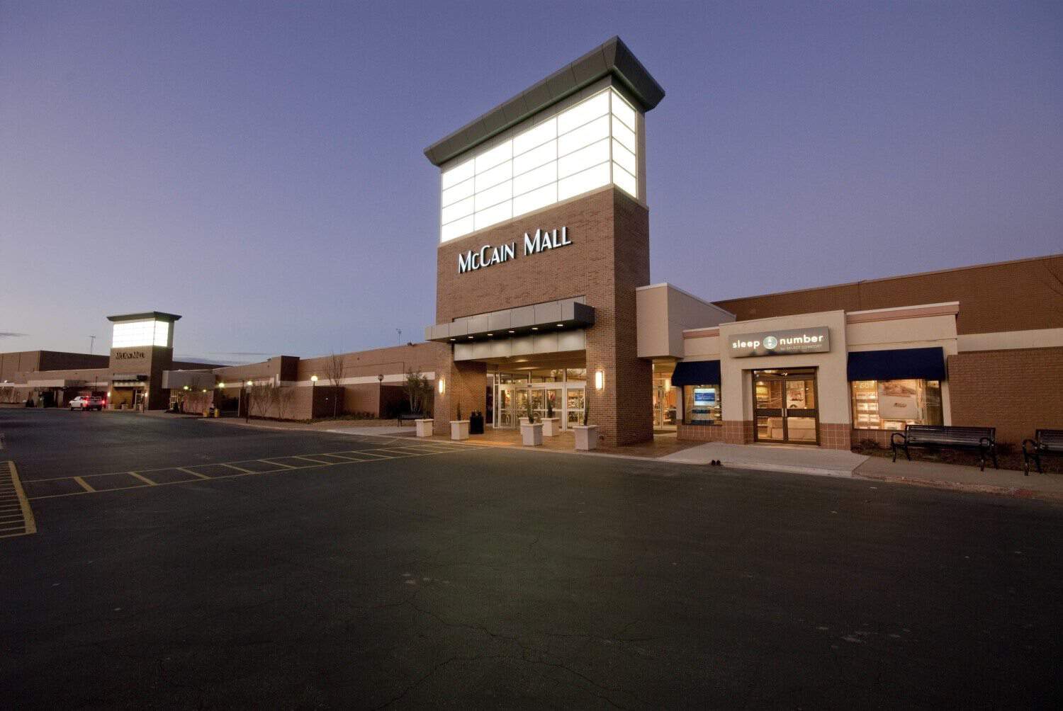 McCain Mall - EOSLight